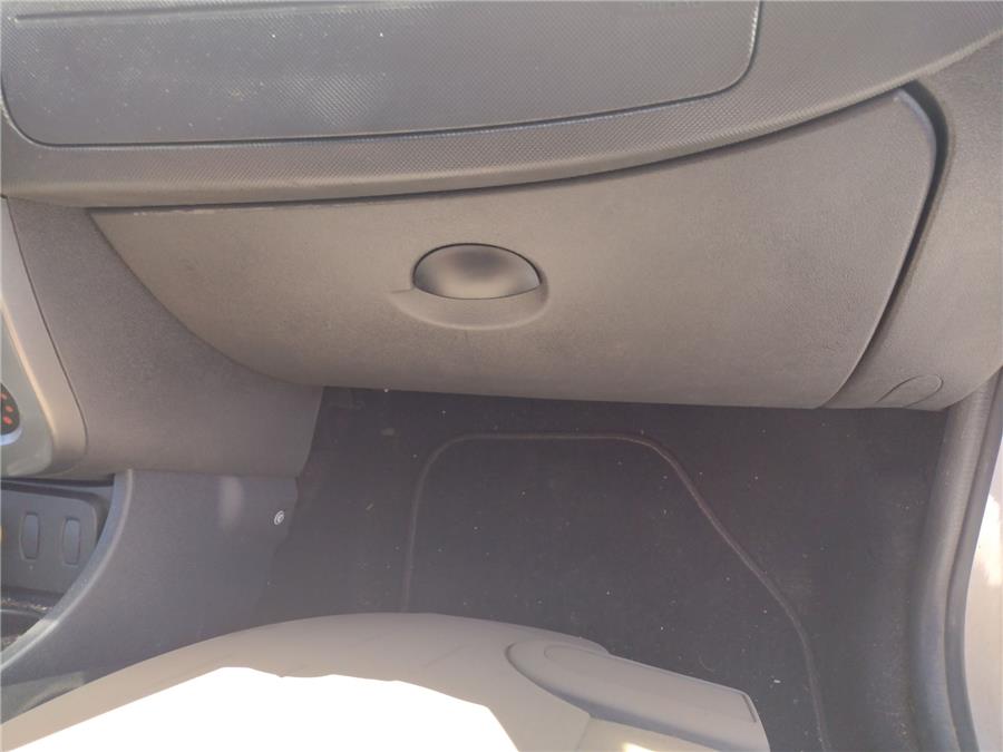 guantera salpicadero dacia duster ambiance | Azeler Recambios